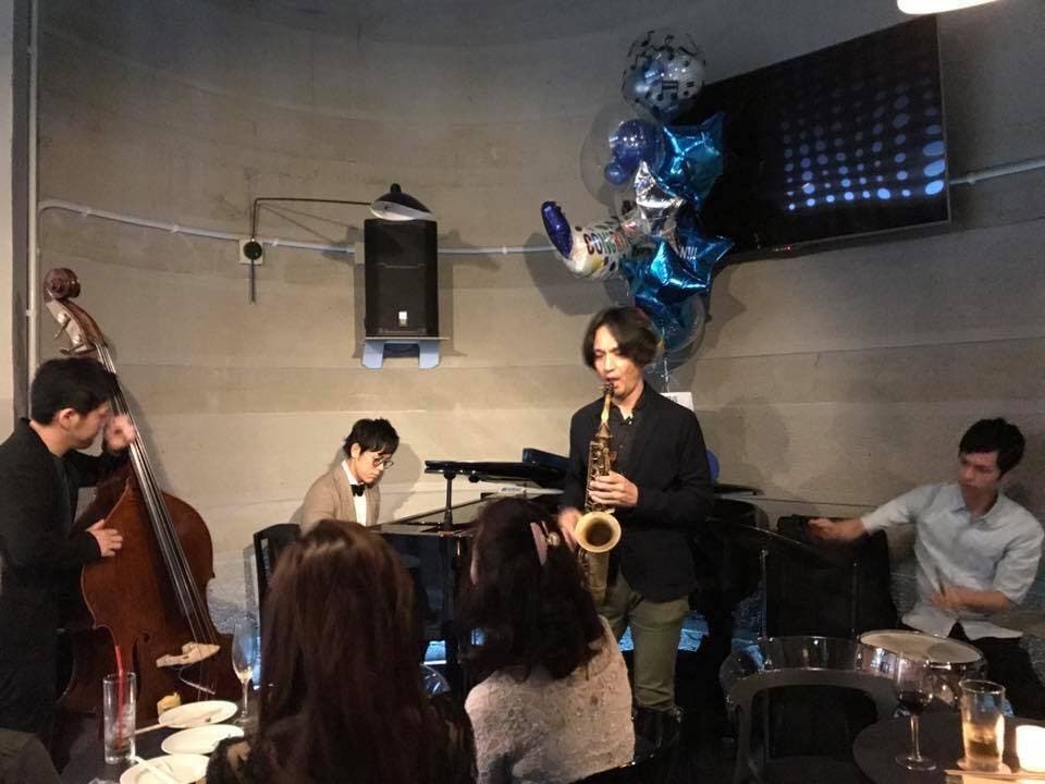 赤坂駅徒歩５分。グランドピアノ、DJ、TVなどの設備充実！オシャレなインテリアのミュージックバー。の写真8