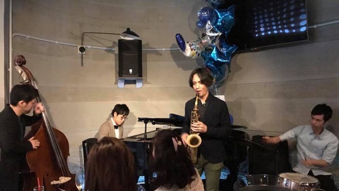 赤坂駅徒歩5分。グランドピアノ、DJ、TVなどの設備充実!オシャレなインテリアのミュージックバー。の写真8