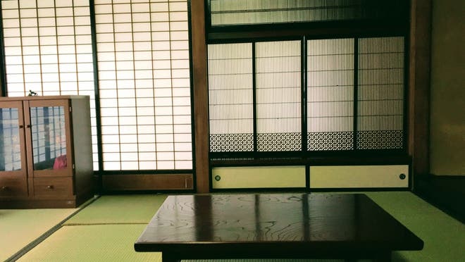 【撮影・テレワーク】襖を開けると16畳の開放的な空間。高い天井。欄間と障子の織りなす純和風スタイル。の写真1