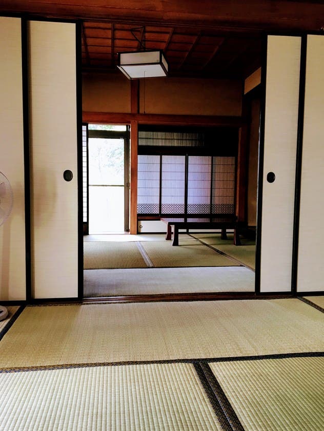 【撮影・テレワーク】襖を開けると16畳の開放的な空間。高い天井。欄間と障子の織りなす純和風スタイル。の写真4