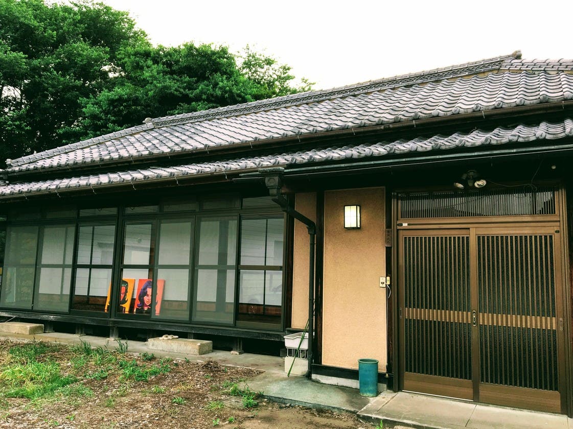 【撮影・テレワーク】襖を開けると16畳の開放的な空間。高い天井。欄間と障子の織りなす純和風スタイル。の写真10