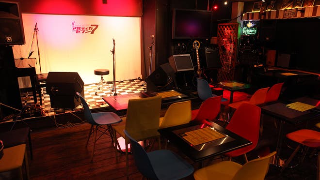 ライブ演奏が可能なバーの写真2