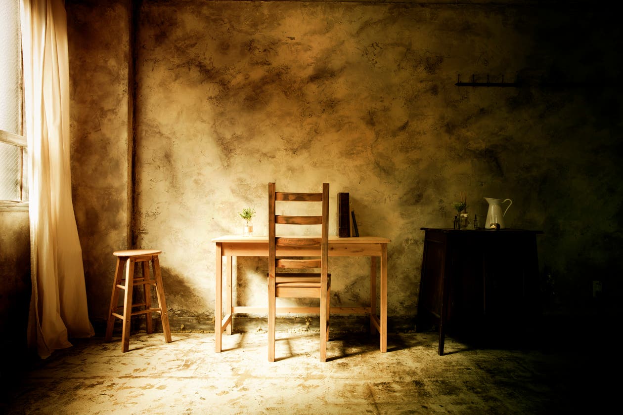 【大阪/南森町、大阪天満宮、天満橋】FUJIKIX STUDIOエイジング加工されたモノトーンなスタジオ【モデル撮影最適】の写真8