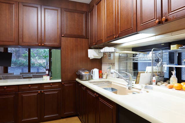 谷根千エリア【広々一軒家リビング〜ダイニング〜キッチン】大手町から電車7分/親睦会/上映会/撮影/ミーティングの写真9