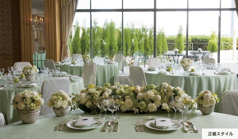 ガーデンコート（3階）〜ブルーとベージュを基調とした落ち着いた雰囲気のバンケット〜の写真1