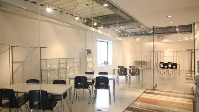 【心斎橋駅・本町駅徒歩5分】展示会場・貸し会場・即売会場 ドゥラポ 2F第2会場の写真1