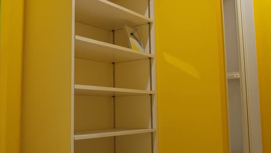 柔らかいマットが敷いてあるほぼ正方形のスタジオ(約55平米)の写真4