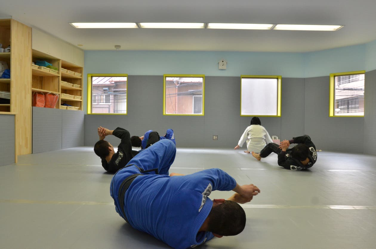 柔らかいマットが敷いてあるほぼ正方形のスタジオ(約55平米)の写真5