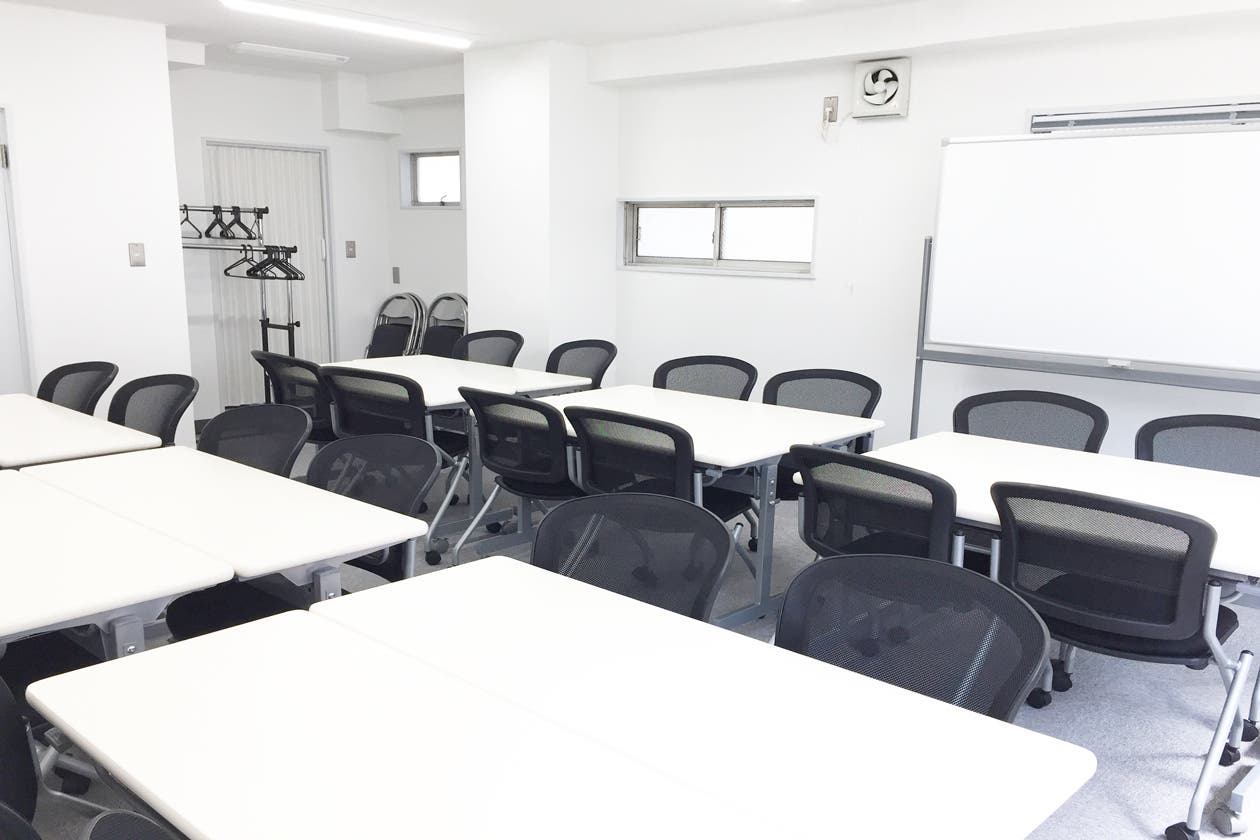 新宿三丁目 新宿駅から駅近 徒歩3分 中規模会議室 30人まで セミナー 会議 オフ会などに最適の写真5