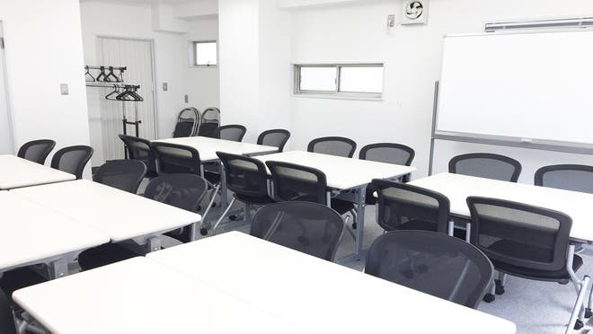 新宿三丁目 新宿駅から駅近 徒歩3分 中規模会議室 30人まで セミナー 会議 オフ会などに最適の写真5