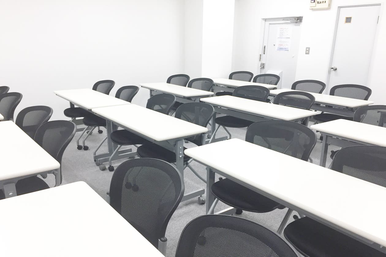 新宿三丁目 新宿駅から駅近 徒歩3分 中規模会議室 30人まで セミナー 会議 オフ会などに最適の写真6