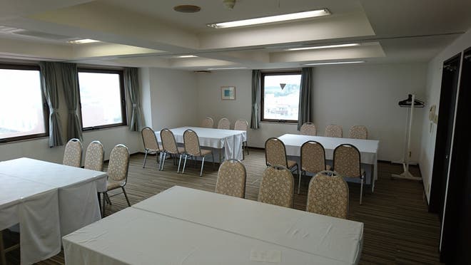 【銚子駅徒歩2分】Wi-fi、プロジェクター、電源完備!社員合宿にも最適! ☆☆5階 会議室・40㎡☆☆の写真1