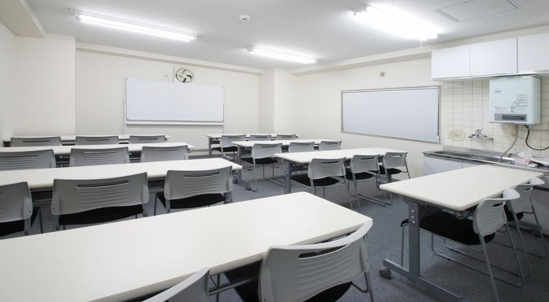 【ROOMs第6会議室】水道橋駅2分 最大20名｜施術ベッド4台対応｜整体・マッサージ研修・会議・セミナー