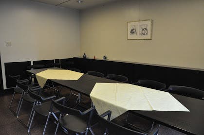 【蔵前】駅からすぐ！シックな高級感ある貸し会議室(2F 1ルーム　10名)の写真1