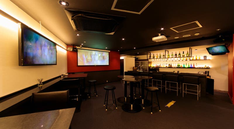 【新宿駅東口3分】貸し切りBAR・各種パーティー/2次会/飲み放題/カラオケ無料/ダーツ/スタンディング/クリスマス