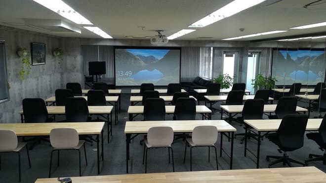 Web会議や大型スクリーンで映画鑑賞も…多様に使えるレンタルスペース demokuraの写真3