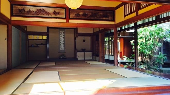 【湘南・三浦】築90年の古民家。夏を感じる海沿いスペース 夕日が綺麗な海辺まで徒歩1分!の写真4