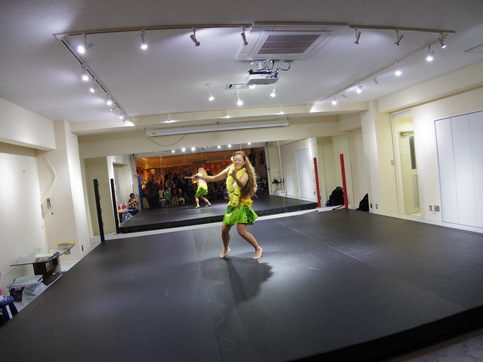 【横浜駅徒歩圏内】60人収容可能なレンタルスペースでオリジナルパーティーを開催しませんか！？の写真6