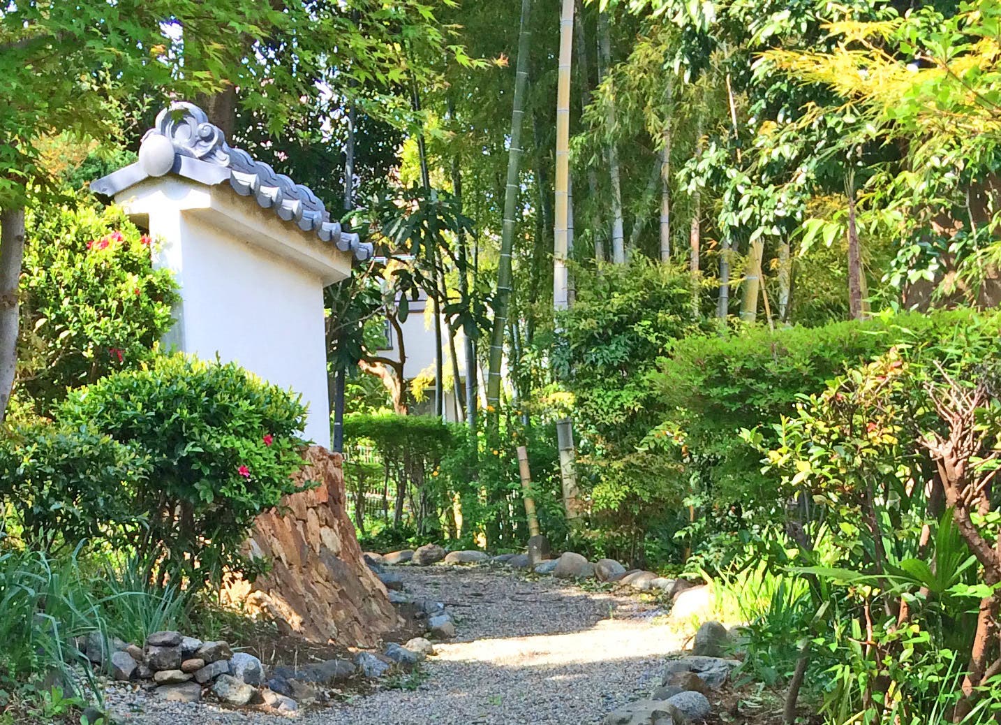 ※ロケハン予約専用【七五三、コスプレ、古民家、マンション】飯田屋【都心から20分、竹林を抜けると別世界。四季折々の花々がお迎えの写真23