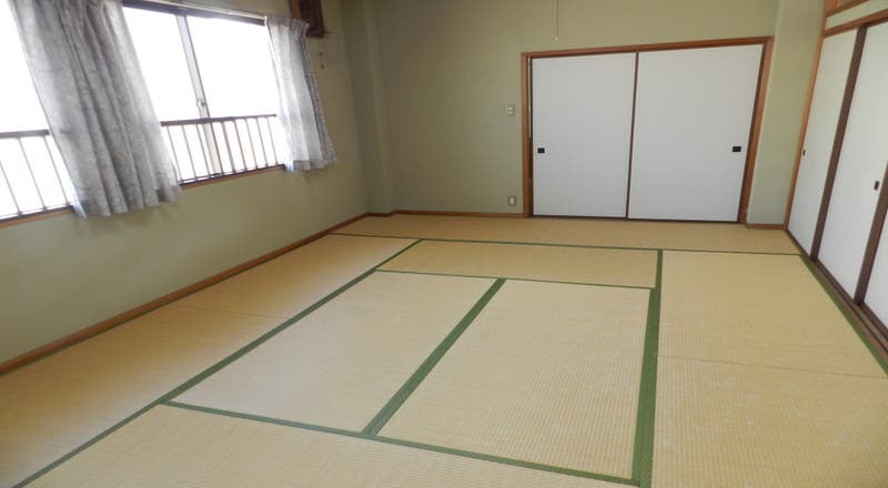 【駐車場あり】【駅から徒歩７分】和室１０畳！電源、Wi-FI、飲食可能な設備充実のレンタルスペース