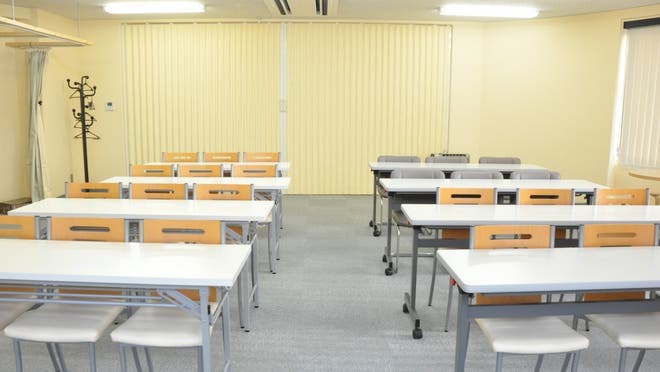 【北浦和】駅チカ便利!窓が多く採光の良い明るい会議室(20~24名)の写真2