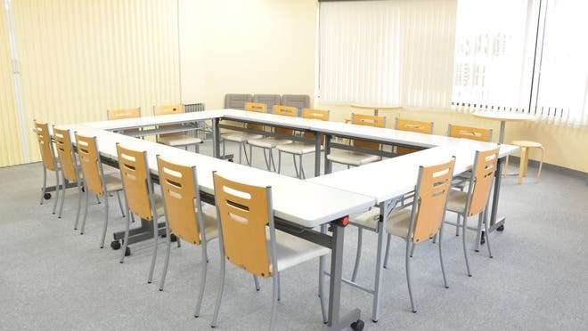 【北浦和】駅チカ便利!窓が多く採光の良い明るい会議室(20~24名)の写真7