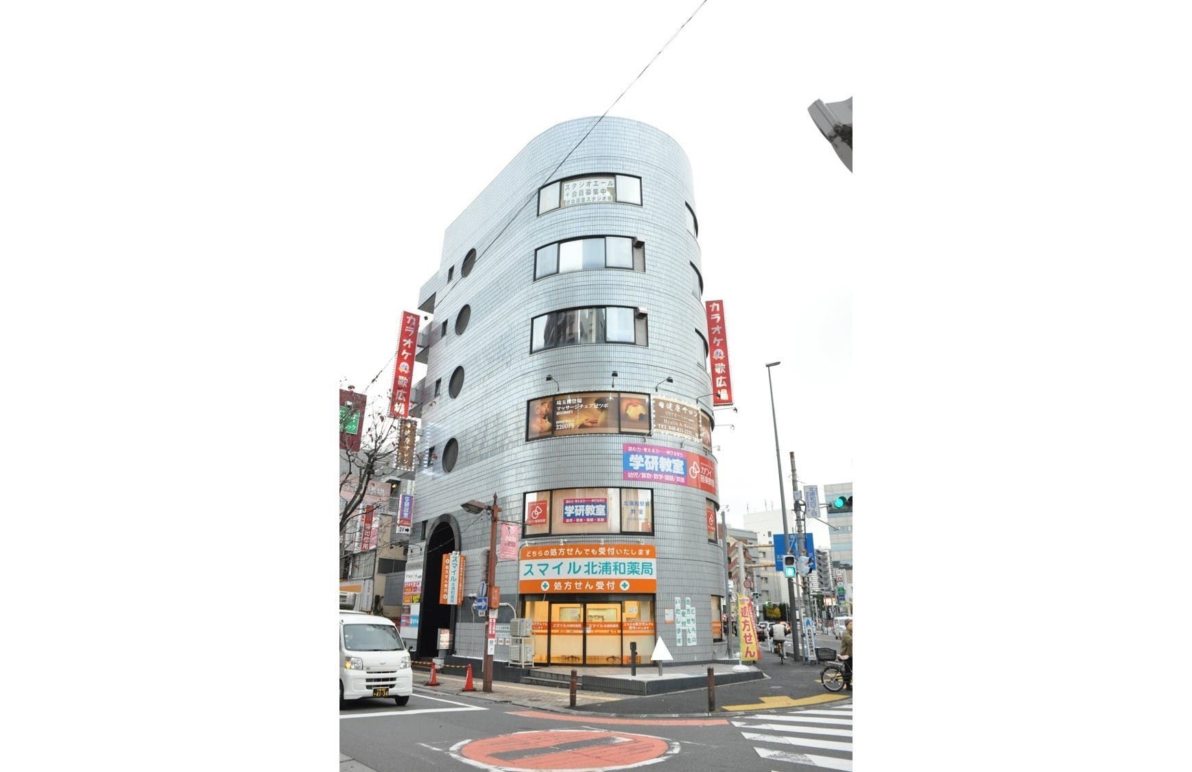 【北浦和】駅チカ便利！窓が多く採光の良い明るい会議室(20～24名)の写真9