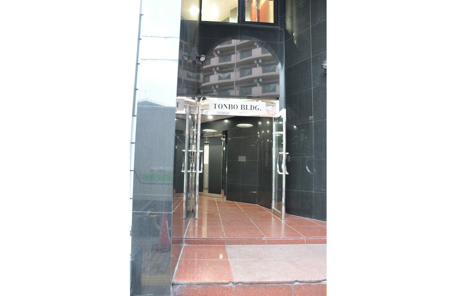 【北浦和】駅チカ便利！窓が多く採光の良い明るい会議室(20～24名)の写真10