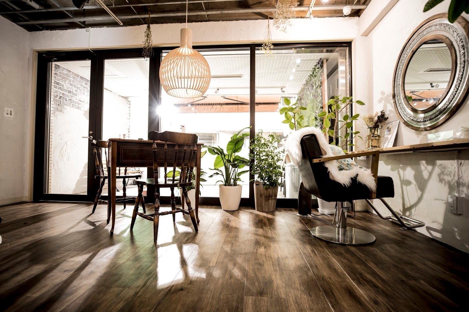 渋谷区恵比寿ガーデンプレイス付近 路面 美容室 駐車場有りの写真3