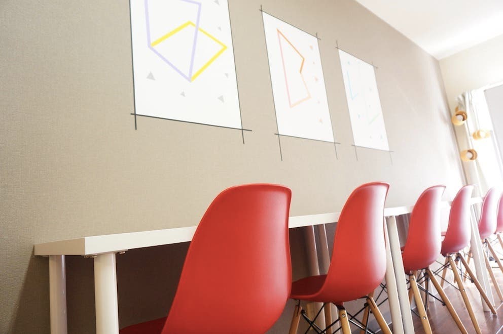 ⭐️光回線導入⭐️＜横浜駅東口会議室＞14名収容♪横浜駅徒歩7分！会議・テレワークに最適💻プロジェクター/ホワイトボードの写真10