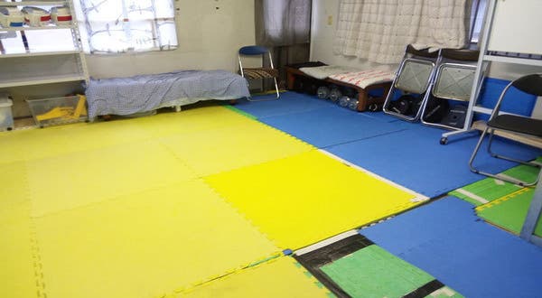 広さ100㎡、天井の高さ2.7ｍ、ドローンも飛ばせます！