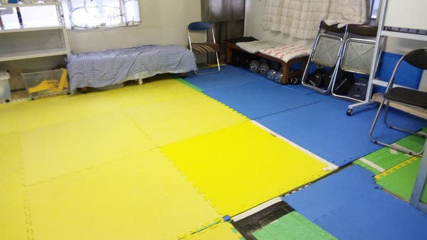 広さ100㎡、天井の高さ2.7m、ドローンも飛ばせます!の写真1