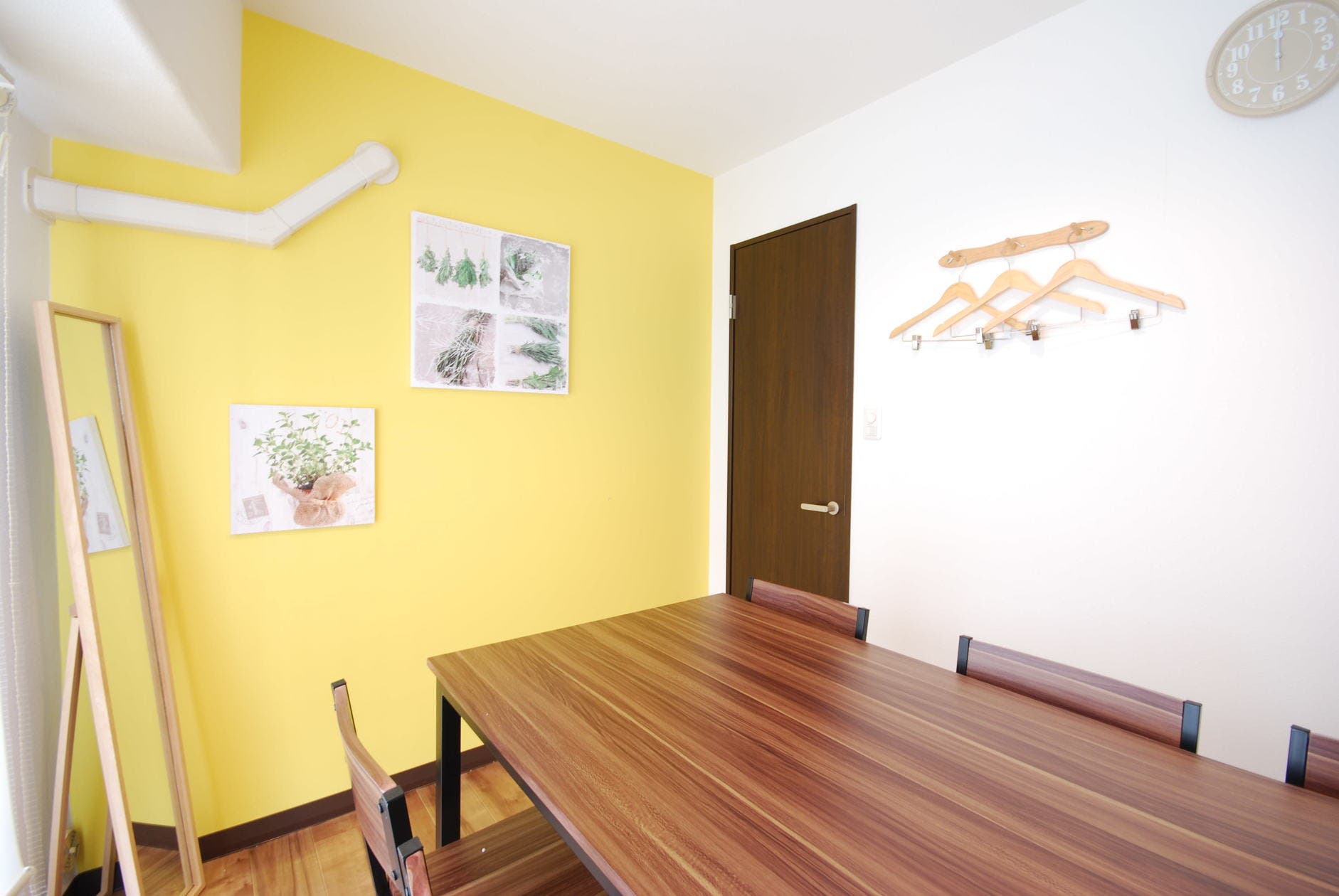 レビュー登録でさらに値下げ！【デルソル Room A】★池袋駅東口徒歩3分★WiFi無料！明るく爽やかなスペース（土足でOK)の写真2