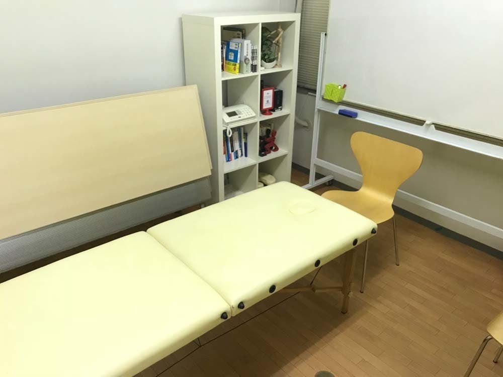 【千葉駅徒歩3分】少人数向け貸し会議室（コワーキングスペース内）の写真6