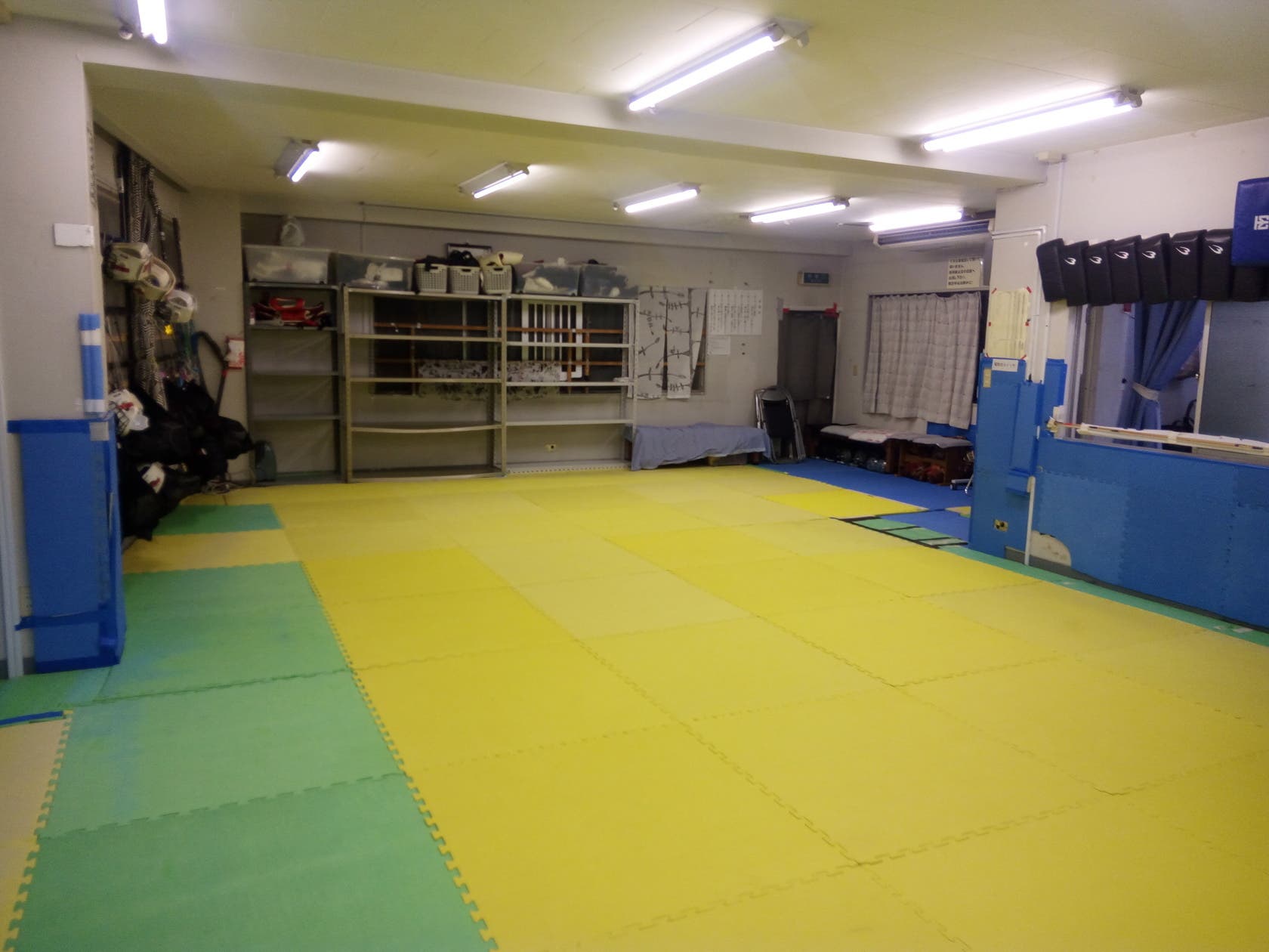 広さ100㎡、天井の高さ2.7ｍ、ドローンも飛ばせます！の写真8