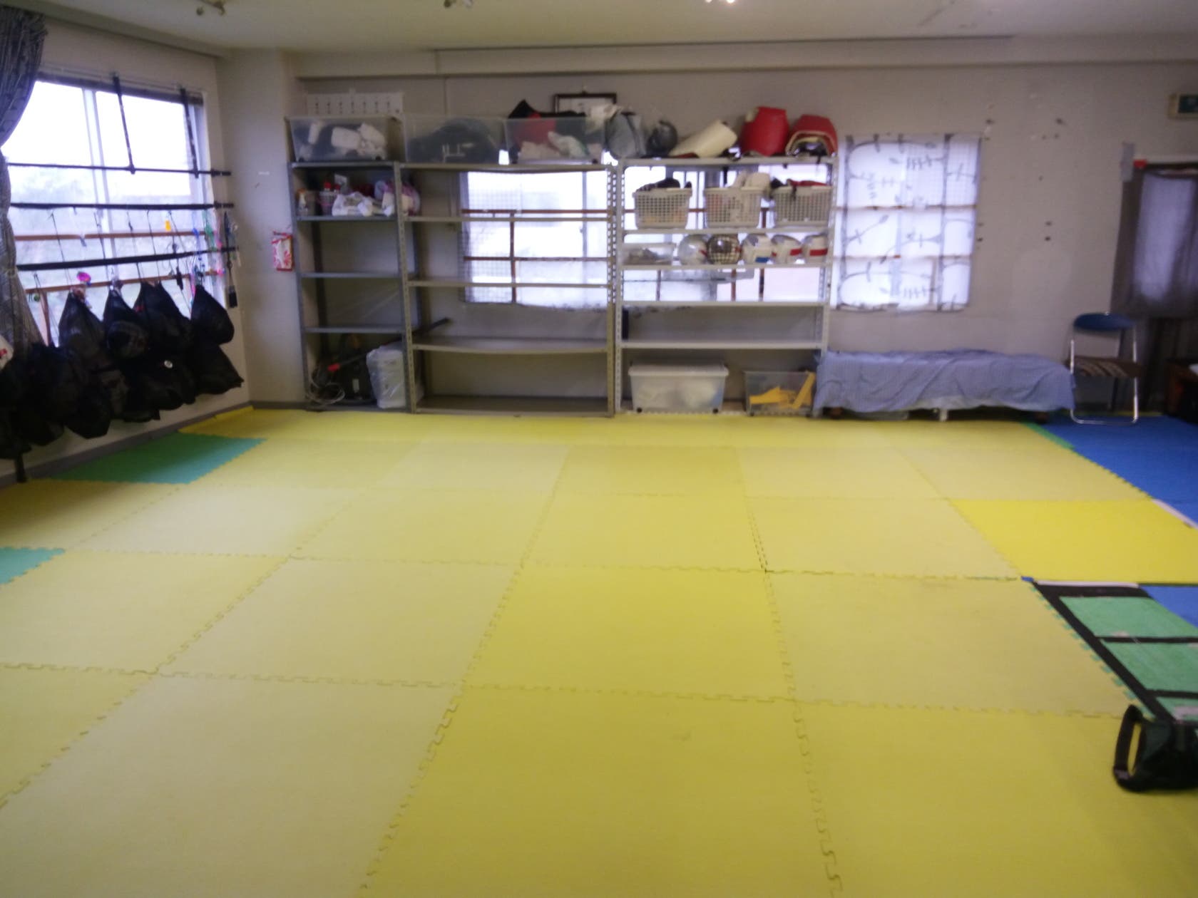 広さ100㎡、天井の高さ2.7ｍ、ドローンも飛ばせます！の写真9