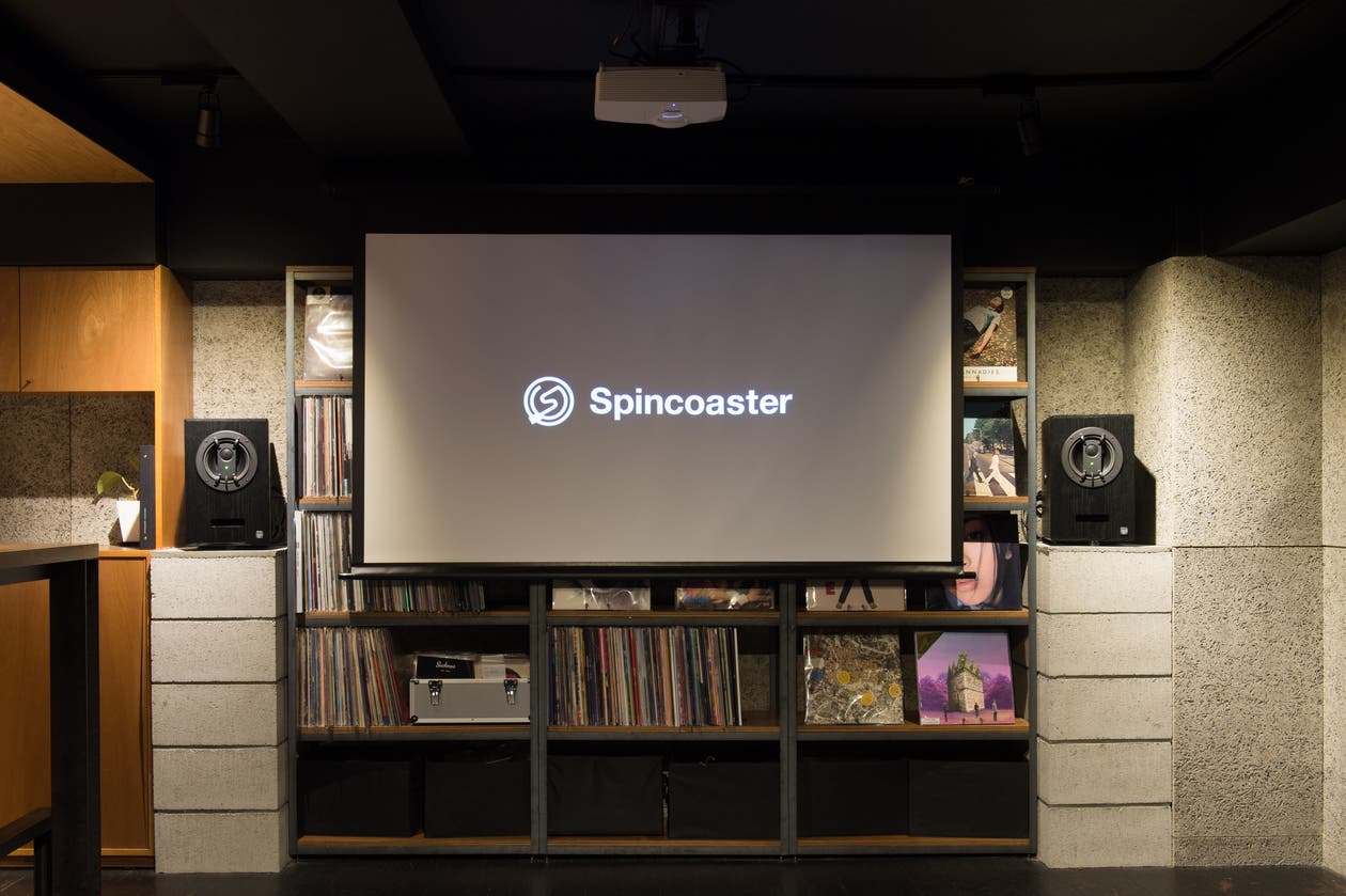 【新宿駅 徒歩8分　代々木駅 徒歩4分】映像・プロジェクター・音楽・DJを使ったパーティ・イベントに最適！楽器の演奏も可能！の写真5