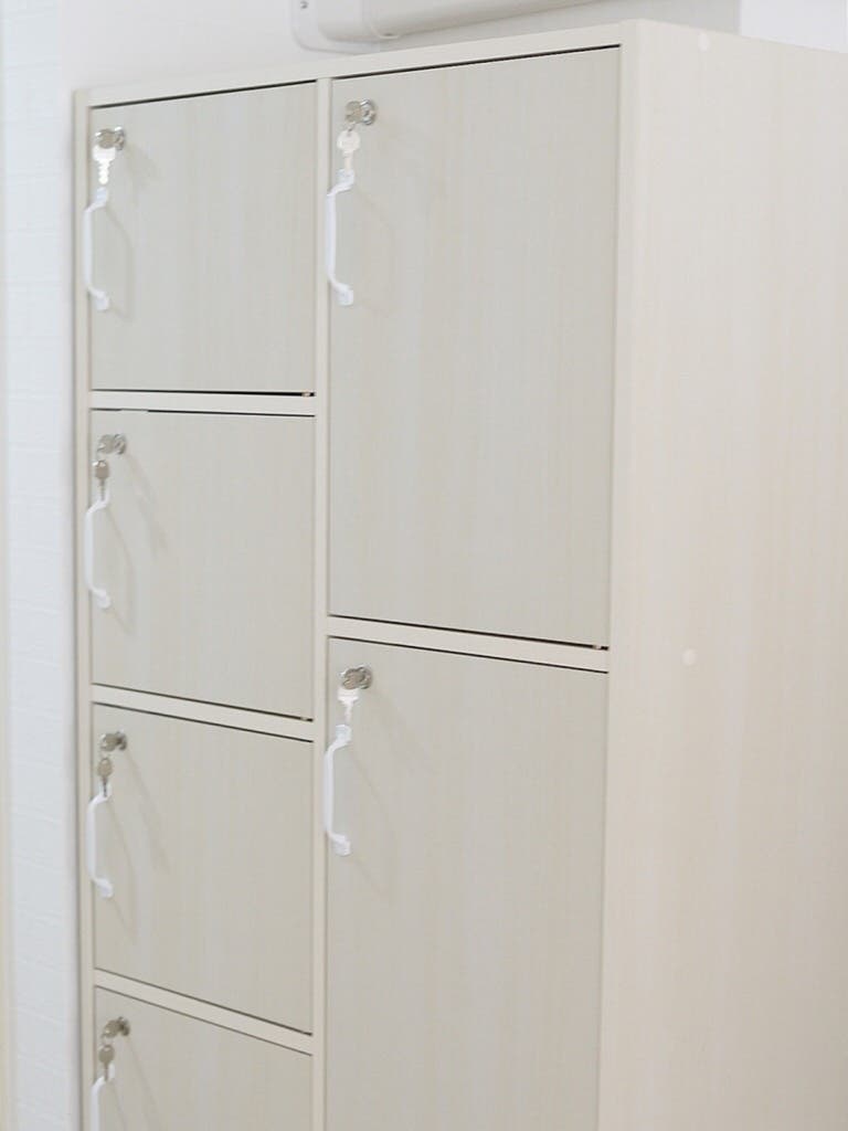 【横浜駅徒歩3分】ネイル専用レンタルサロン「モンレーブCブース」卓上ライト・LED & UVライト完備！（貸切ではありません）の写真12