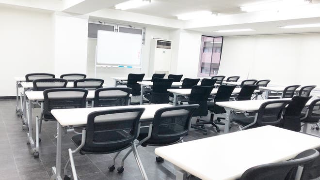 大阪 本町 心斎橋 駅から徒歩4分 駅近 格安 中規模会議室 最大40人着席目安 中規模セミナー会議オフ会など最適なスペースですの写真3