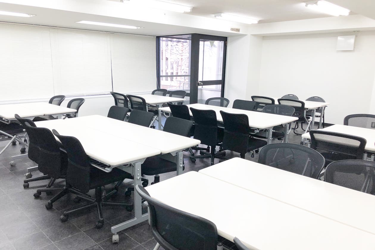 大阪 本町 心斎橋 駅から徒歩4分 駅近 格安 中規模会議室 最大40人着席目安 中規模セミナー会議オフ会など最適なスペースですの写真12
