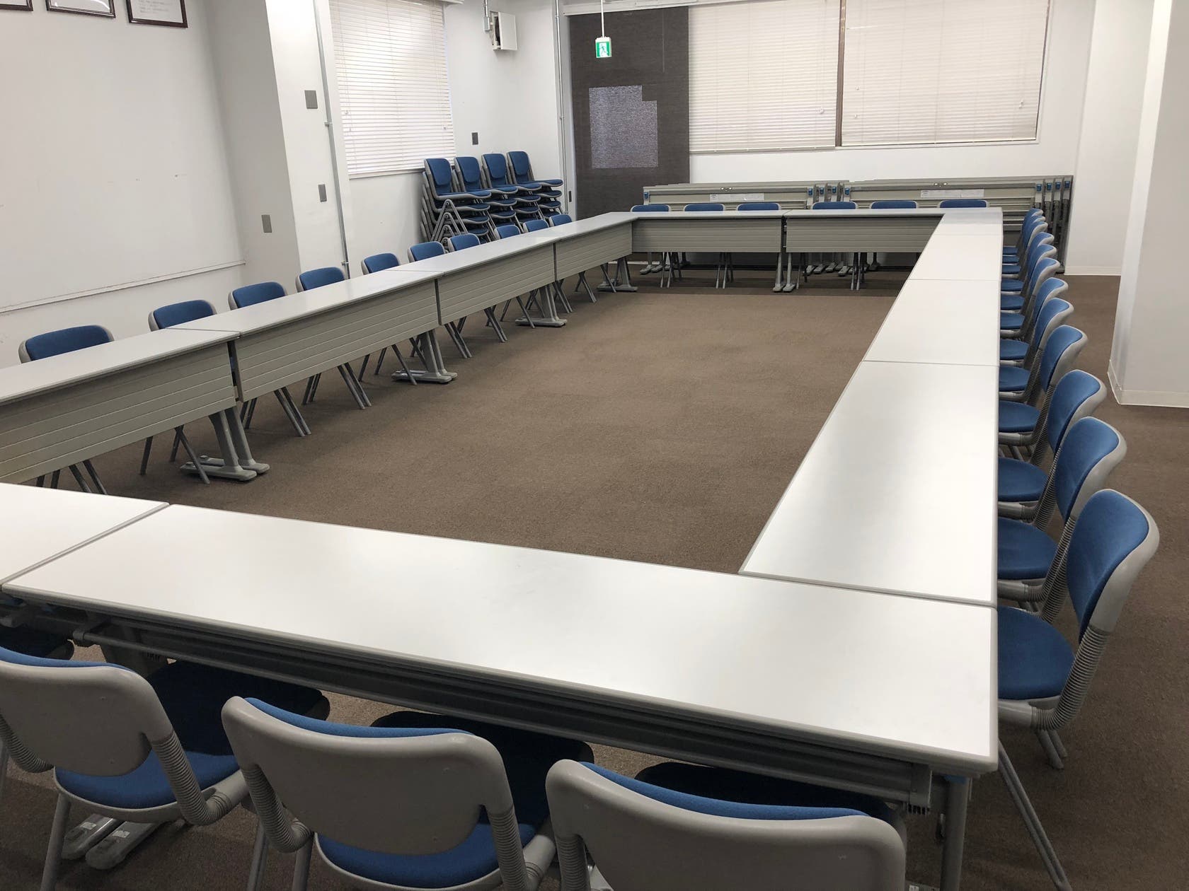 〈オアシス会議室A〉最大40名収容！WiFi無料！の写真3