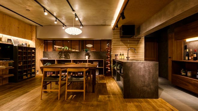 福岡・大濠公園駅徒歩3分 ヴィンテージビルをリノベーションしたラグジャアリー空間【リノベエステイト】の写真1