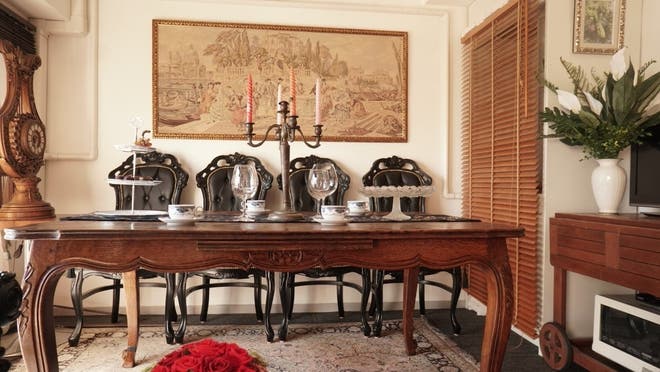 新宿区 四谷 各種撮影、コスプレ撮影、 本物アンティーク家具使用 お1人様から10名様までの写真5