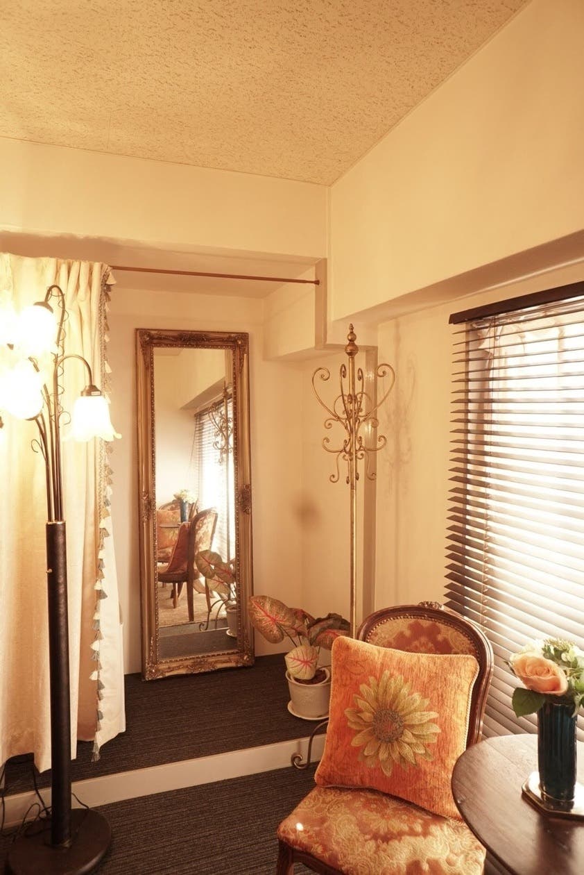 新宿区　四谷　各種撮影、コスプレ撮影、　本物アンティーク家具使用　お1人様から10名様までの写真12