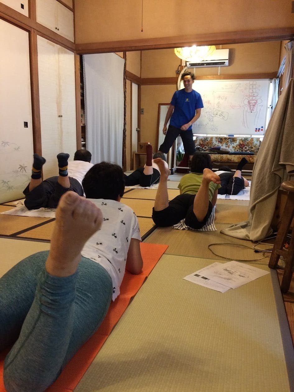 15畳・西荻窪　レンタルスペース　三つ枝商店2F　ゆっくりどう　／　西荻窪　レンタルスペース　無垢フローリング（杉）の写真6