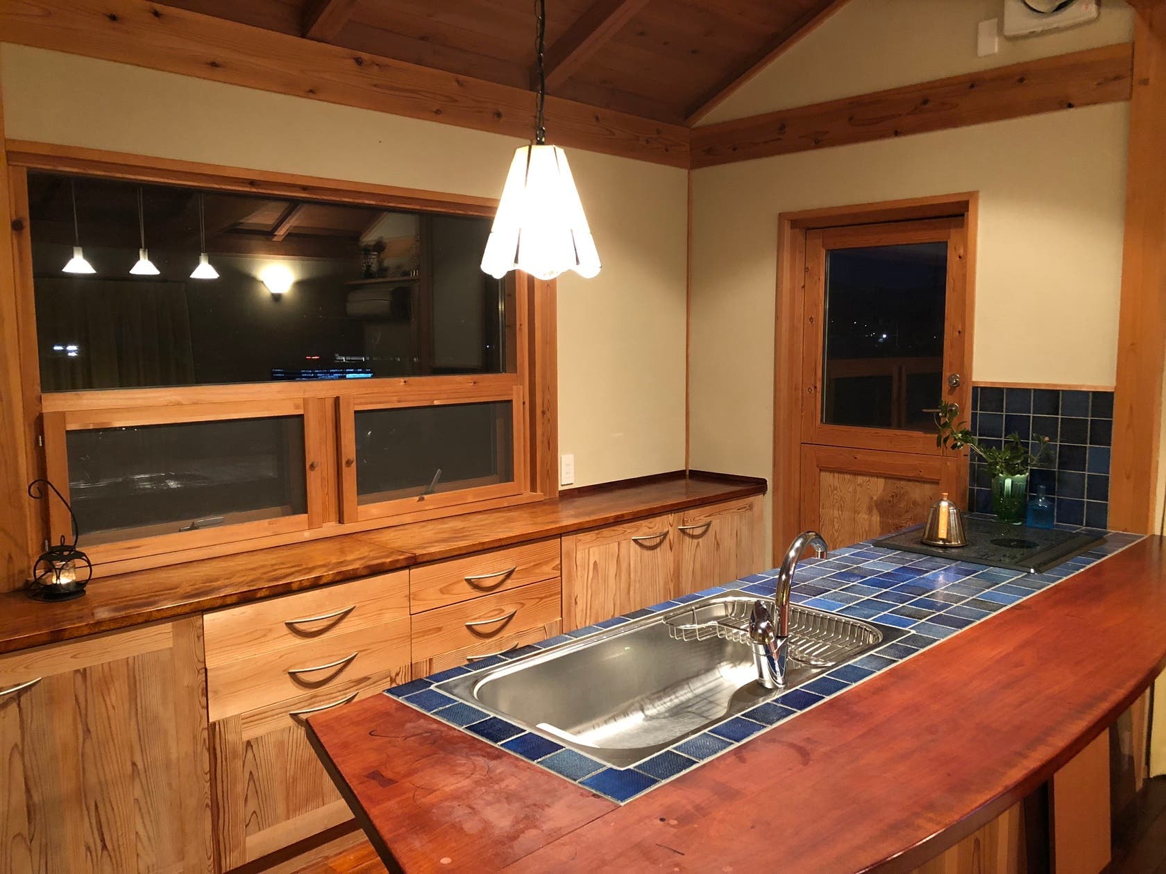 近江舞子、大阪、京都からアクセス抜群！琵琶湖まで徒歩5分、比良山が一望できる森のコテージまるまる貸切の写真24