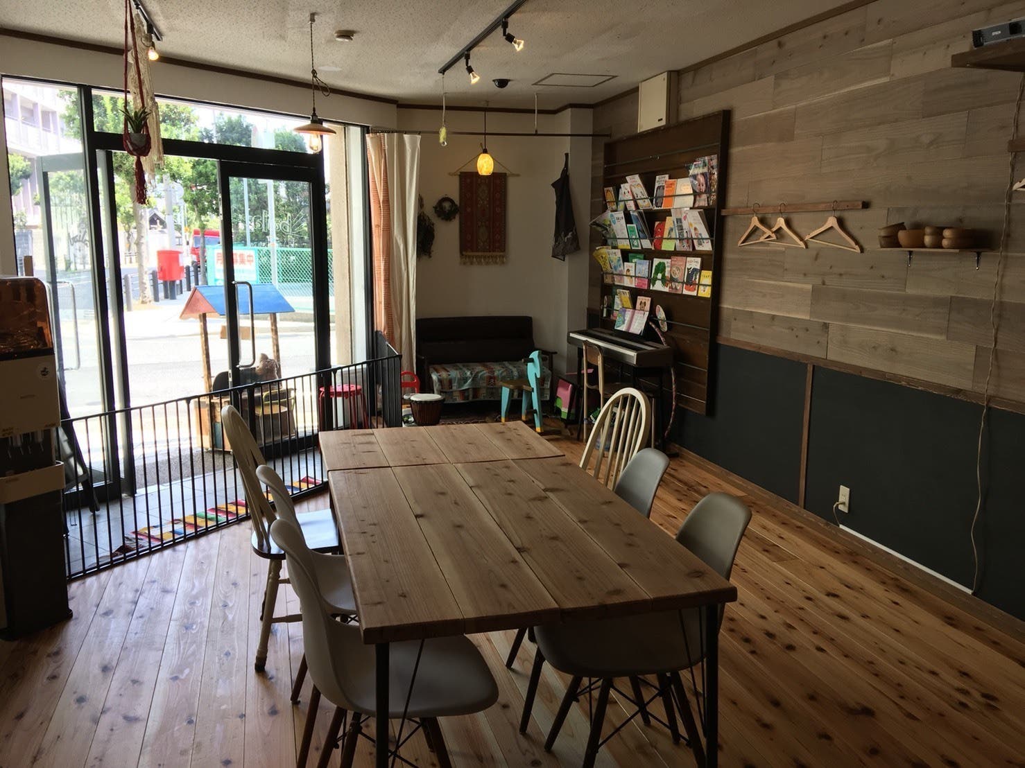 【大阪・玉造 上本町から徒歩10分】お洒落なカフェスペース。格安でママ会やイベント開催が可能！子連れにやさしい作りになってます！の写真6