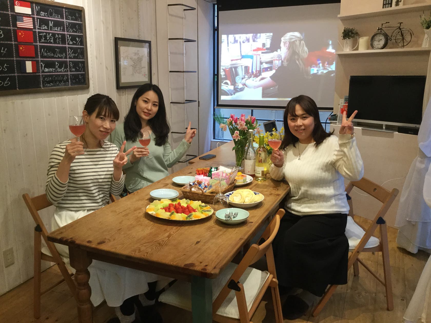 市ヶ谷  四ツ谷Tokyo Candlehouse 隠れ家ゲストハウス リビングルームの写真7