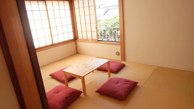 【琉球畳の和室】 こだわりの一軒家お洒落和室。イベント、撮影、整体、勉強会などにも人気【駐車場あり】の写真1