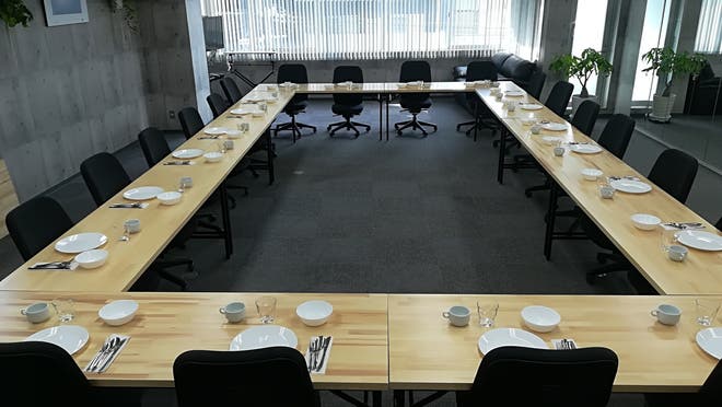 Web会議や大型スクリーンで映画鑑賞も…多様に使えるレンタルスペース demokuraの写真4